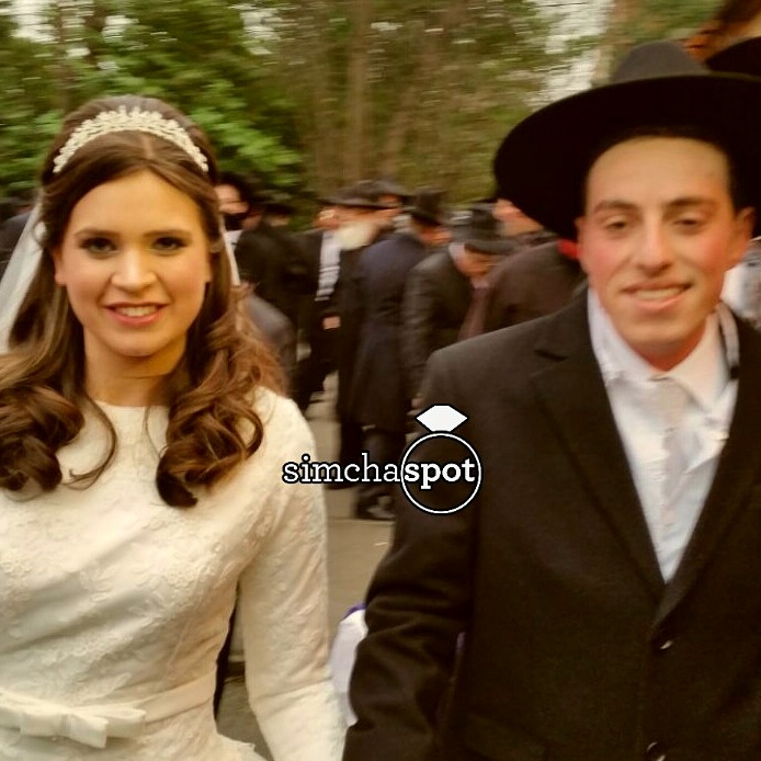 Wedding of Yechiel Adler and Bailah Gutterman (2 Pics) - Simcha Spot