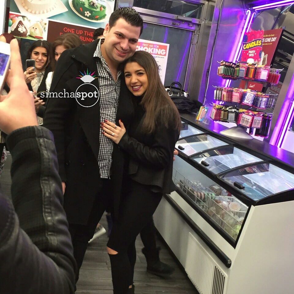 Engagement of Lisa Farah and Mousa Shahino (2 Pics) - Simcha Spot