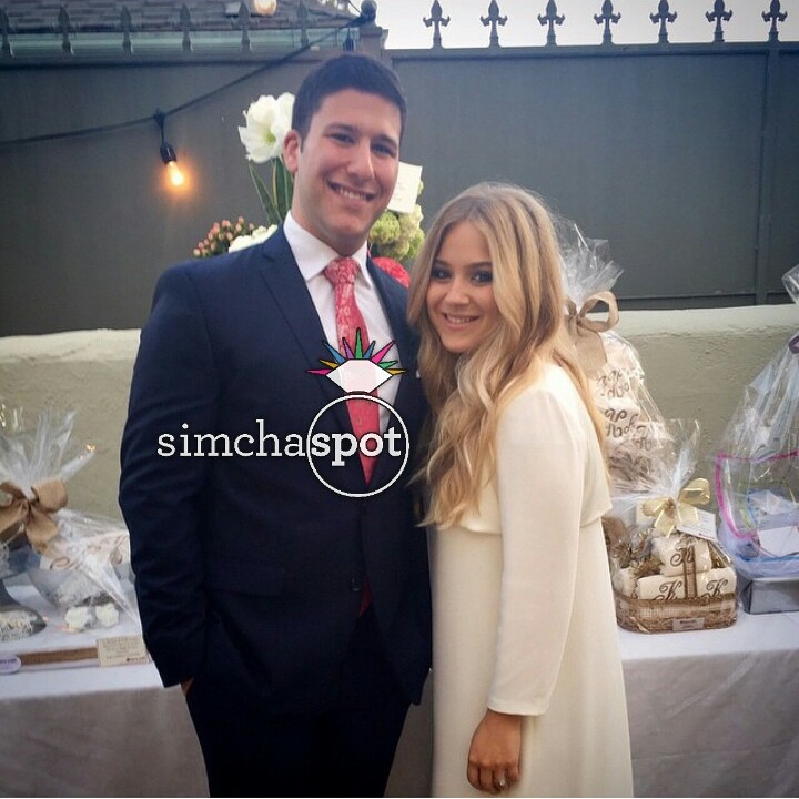 Vort of Josh Kolb and Avigayil Gress (LA) (2 Pics) - Simcha Spot