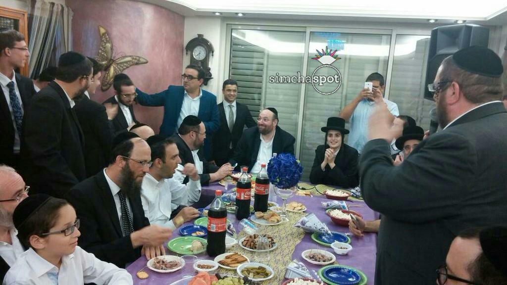 Engagement of Motti Steinmetz and Kallah Wiesel (3 Pics) - Simcha Spot