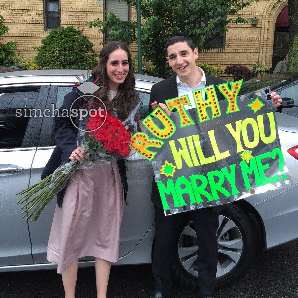 Engagement of David Esses (Brooklyn) and Ruthy David (Brooklyn ...