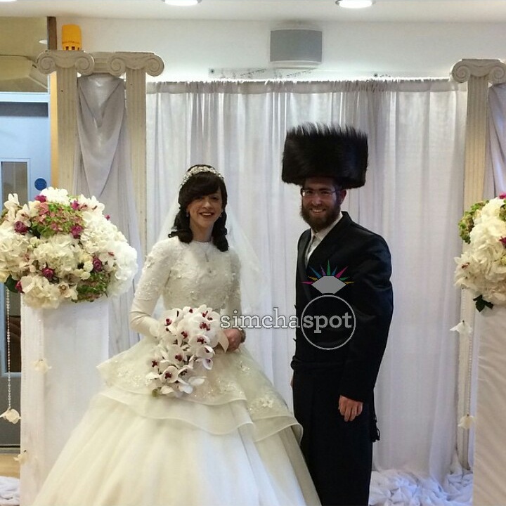 Wedding of Shimmy and Esty Hoffman (London) (2 Pics) - Simcha Spot