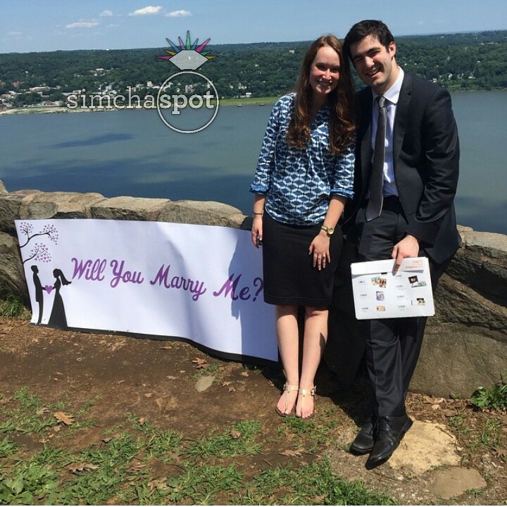 Engagement of Benjamin Mann and Shira Kaye (2 Pics) - Simcha Spot