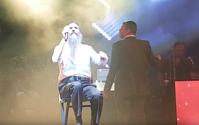 WATCH: Avraham Fried Concert in Jerusalem | simchaspot.com