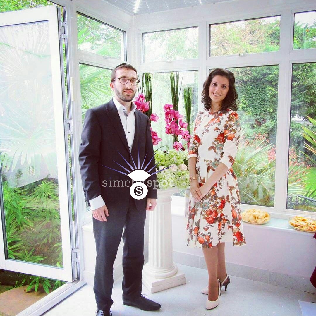 Engagement of David Schwarcz (Edgware) and Chavi Mayer (Manchester ...