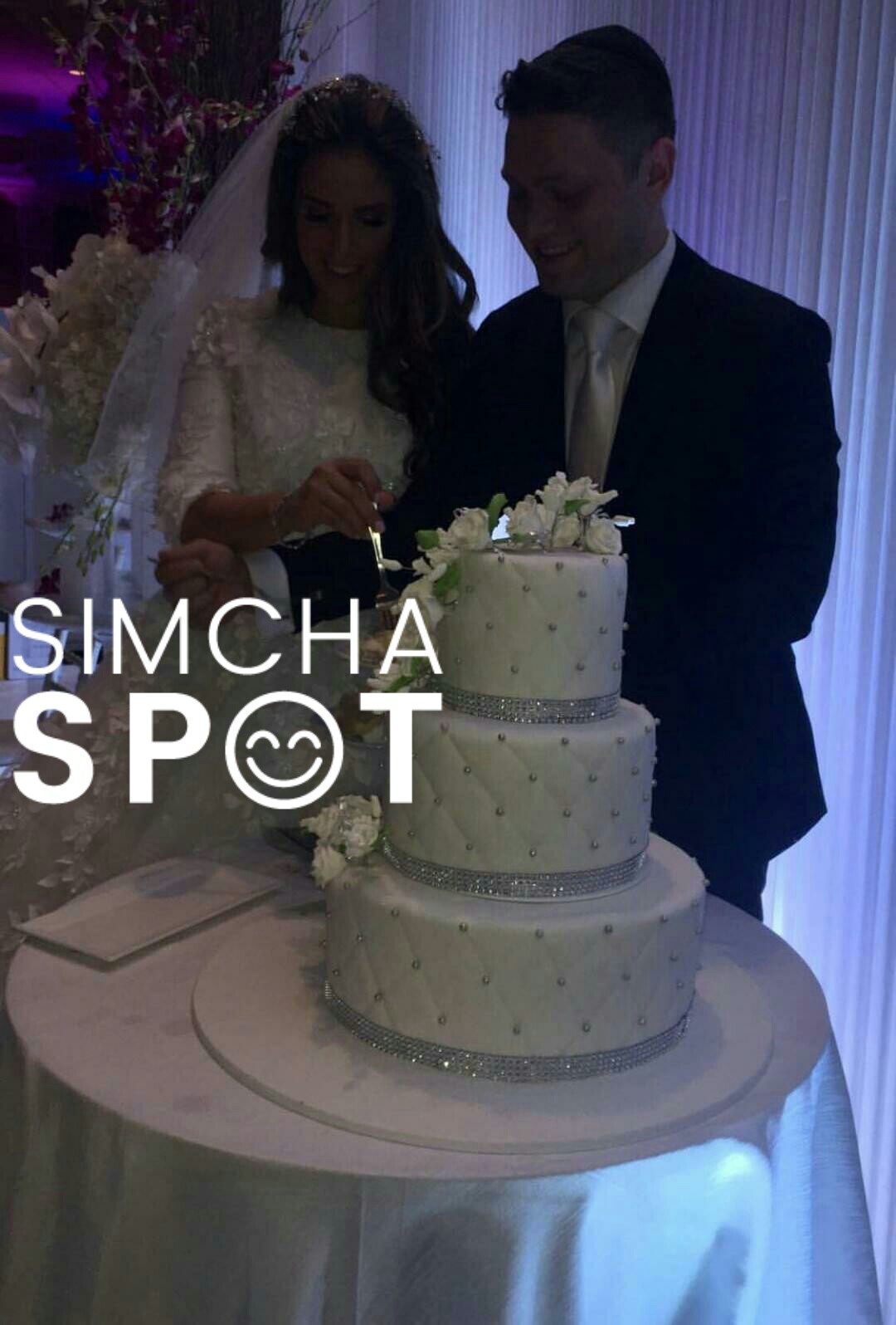 Wedding of Esty Weiss and Simchy Zuckerman (3 Pics) - Simcha Spot